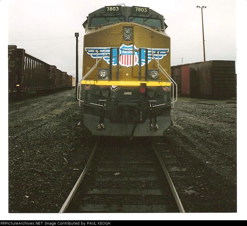 UP 7803 head on shot lighting up the Wings and reflective paint.